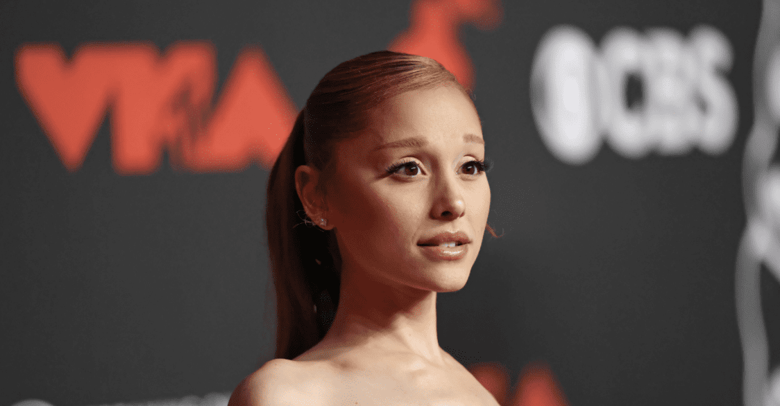 Ariana Grande Brings Back Her Brunette Era Ahead of Wicked: For Good ...